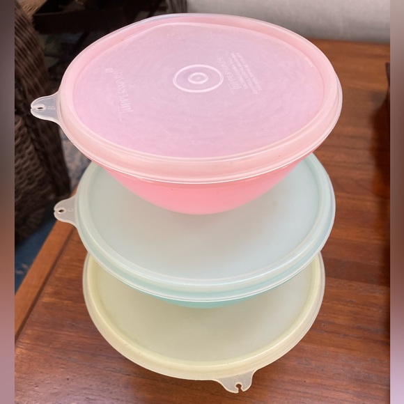 Tupperware | Kitchen | Vintage Tupperware 3nesting Bowls Wlids Pastels ...